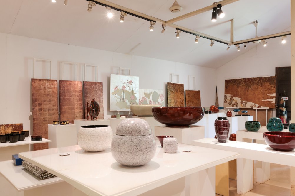 Eric Stocker – Master of Lacquer and Gilding in Siem Reap